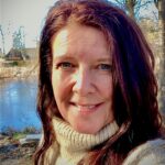 Linda Nielsen spectacular designs with Porta Nova red naomi